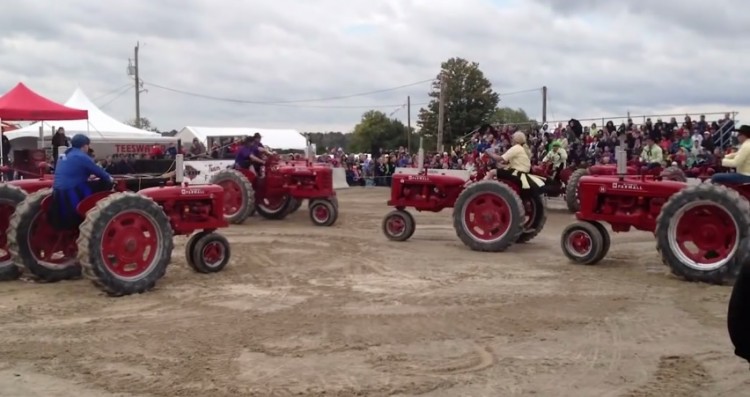 Square Dancing Tractors – Team Farmall
