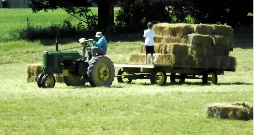 Making Hay with a John Deere H (newer)