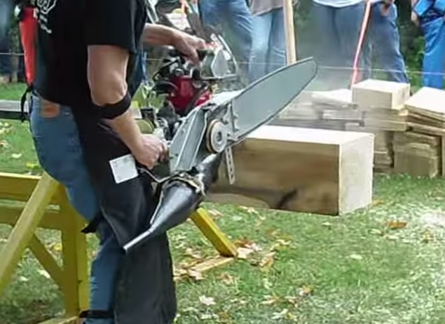 Hot Saw chain saw competition.