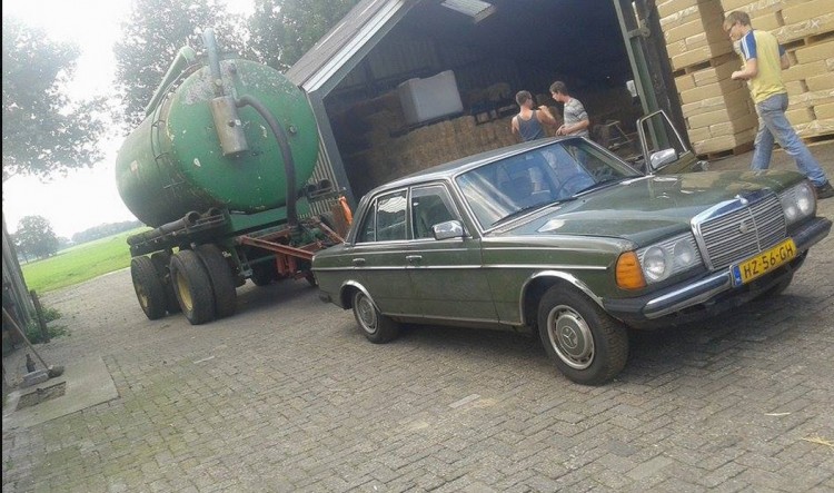 Mercedes pulls manure tank