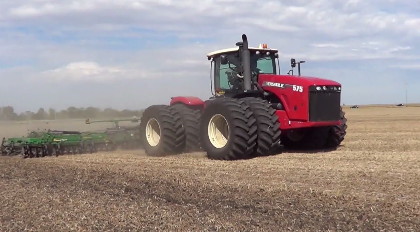 Fall Tillage 2014 with a Versatile 575 pulling a Great Plains Turbo ...