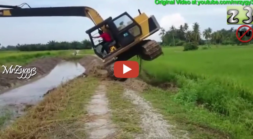 Extreme Crazy Hitachi Long Reach Excavator Maneuver