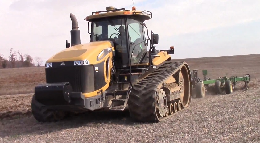 575 hp Challenger MT875C with 11 Shank V-Ripper (bigtractorpower)