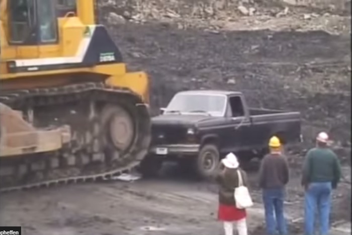 The Biggest Bulldozer in The World - Komatsu D575A