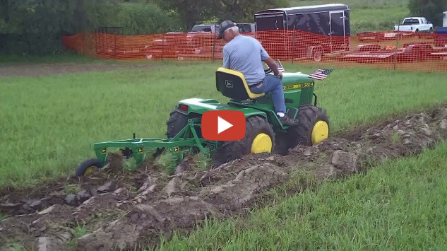 Custom John Deere Garden Tractor at Little G 2010