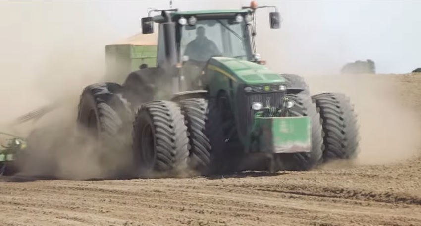 Planting with John Deere 8530 and 8520
