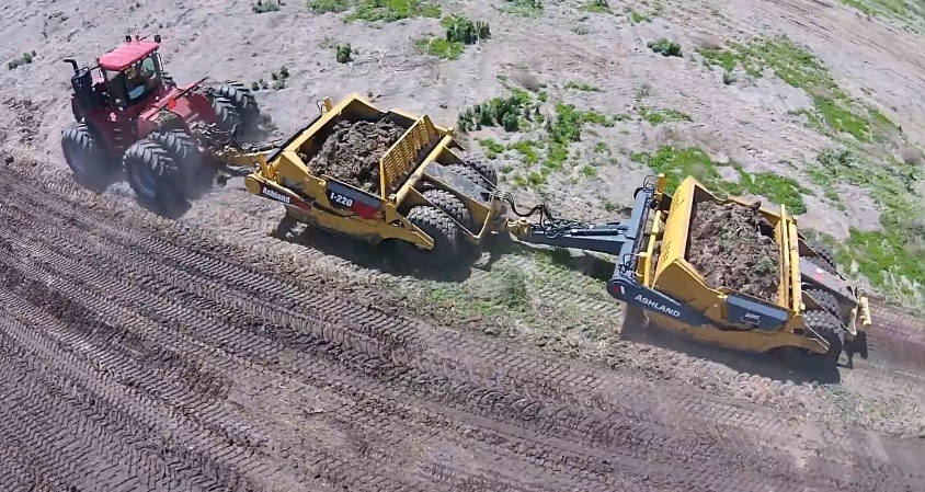 Case IH Steiger 580 and 22 cy Ashland Scrapers