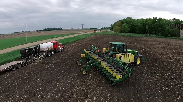 Monsanto Soybean Pre-Foundation Grower planting Round-Up Ready 2 Xtend ...