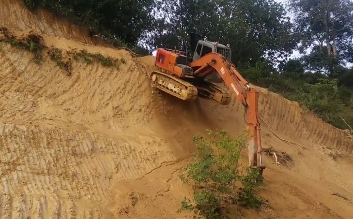 Amazing Excavator Stunt - Slide Down A Steep Hill