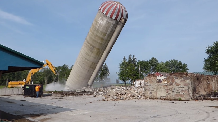 Silo demolition with wrecking ball and excavator 2015