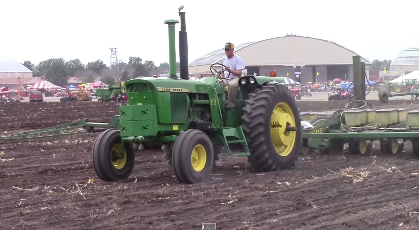 John Deere 4320 Tractor and Kinze Rear Fold Planter. -bigtractorpower-