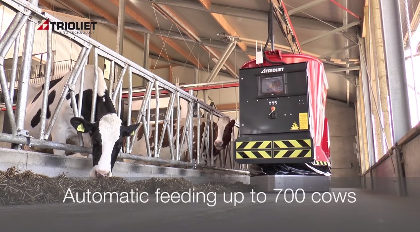 Triomatic T35 automatic feeding system with wheeled robot
