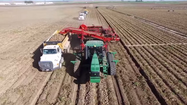 Awesome DRONE video of Idaho Potato Harvest. This year Idaho will ...