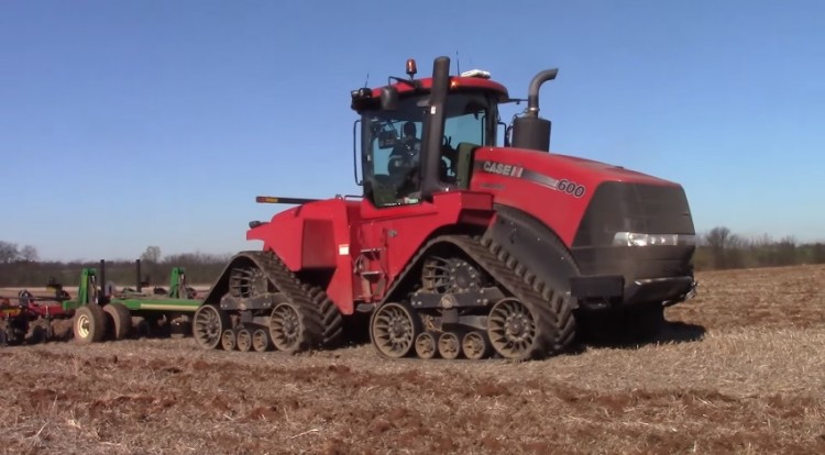 600 hp Case IH 600 Quadtrac with a 9 shank Case IH 2500 ripper working ...