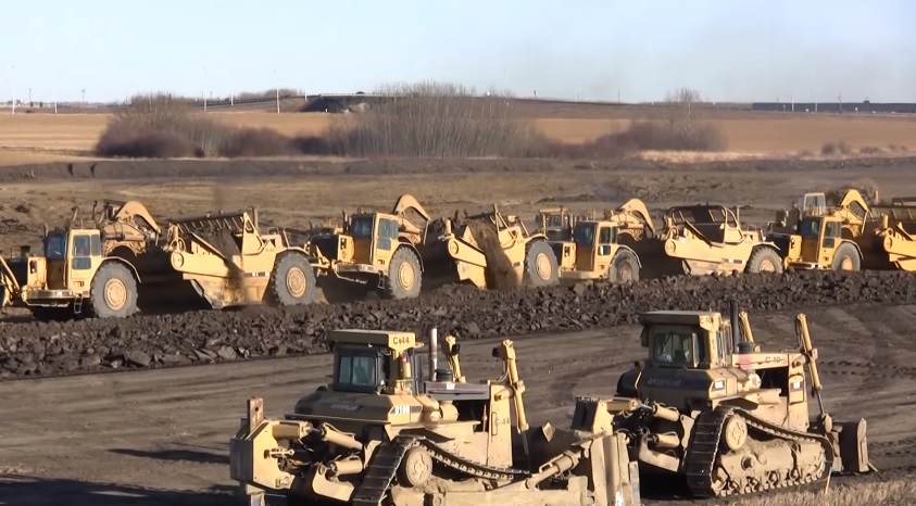 657 Wheel Tractor Scraper in quad push pull