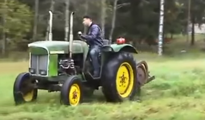 TERROR TRACTOR SUPER FAST PLOUGING