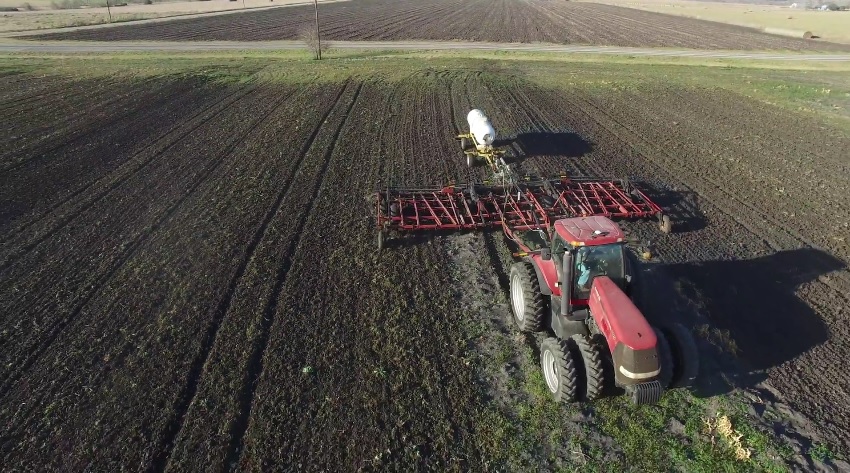 Case Ih 305 Pulling Tiger-Mate Field Cultivator Fall Tillage 2016 ...