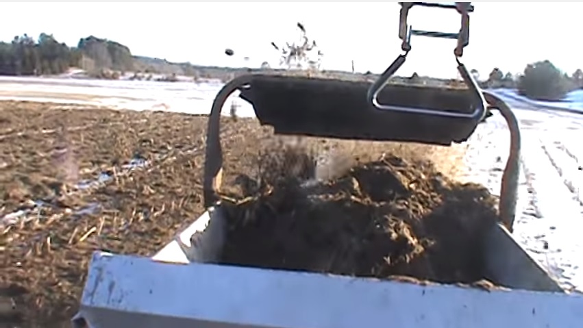 Spreading Manure 2016 Out of the shop and in the field -Cole Allred-