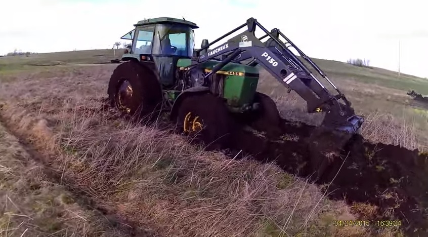 Tractor stuck in mud compilation 2015, NEW