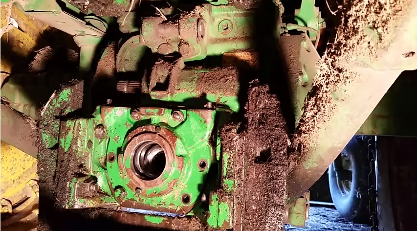 John Deere 4430 PTO Repair Part 1 of 2 -cowcamp87-