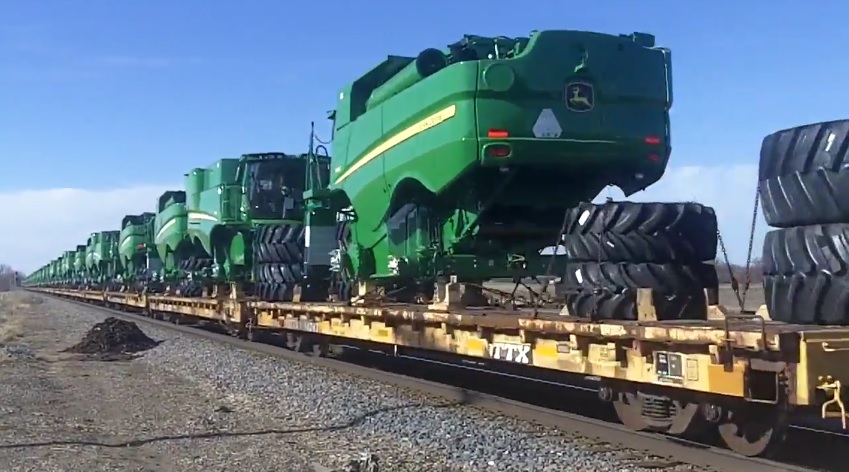 BNSF (John Deere) Combine Train at Galesburg, IL - Apr. 9, 2016 -David ...