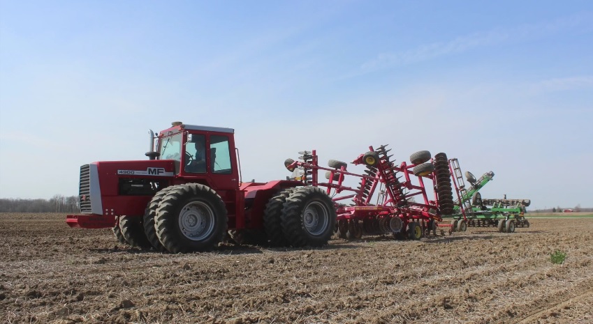 2016 Video from this spring of a Massey Ferguson 4900 Tractor pulling a ...