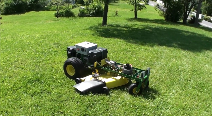 Homemade !!!! Remote Control Riding Lawn Mower -Mike Toombs-
