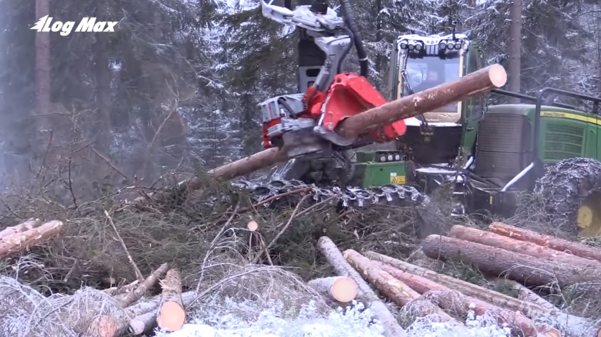 Log Max 6000B on John Deere 1470E -- woodharvesting