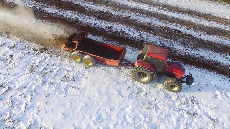 Spreading Solid Manure