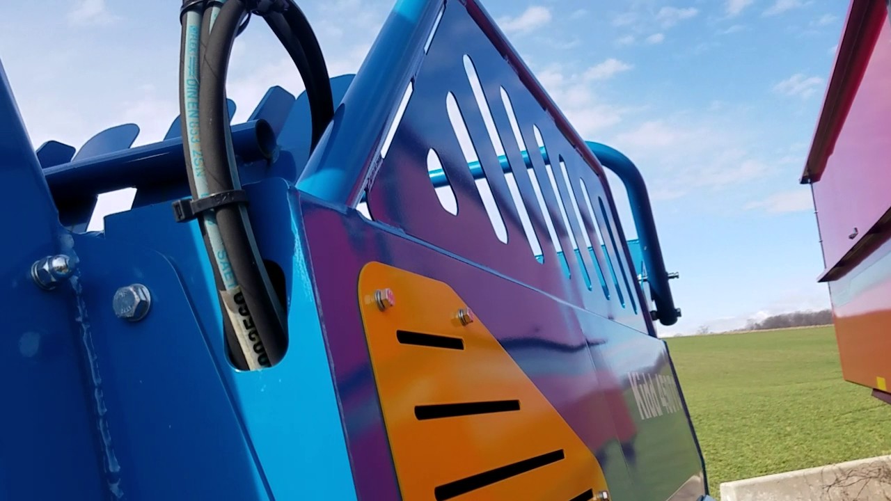 Kidd 450tc today we're looking at a new Bale Chopper -- The Farming Life