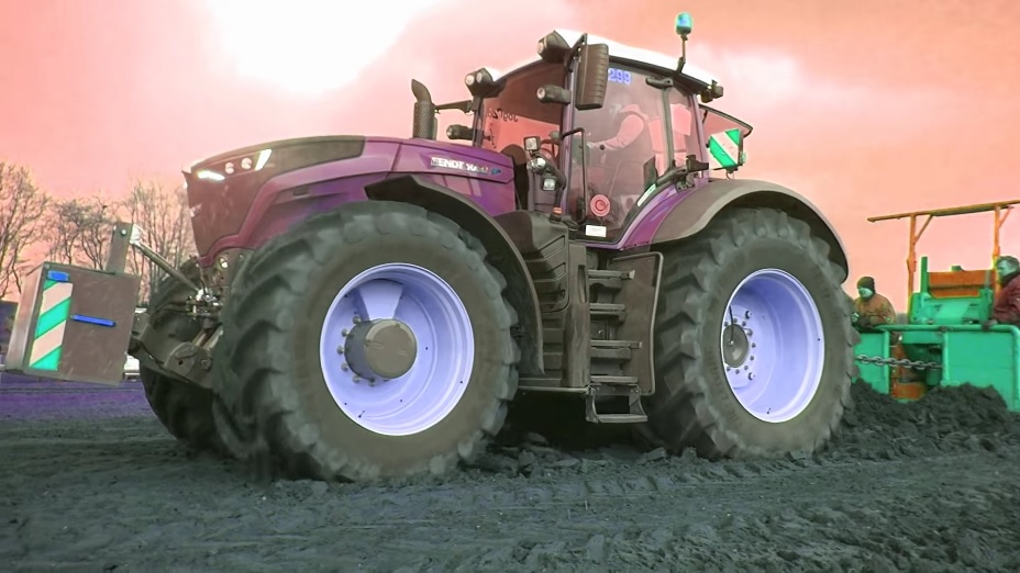 FENDT 1050 Vario tractorpulling………..