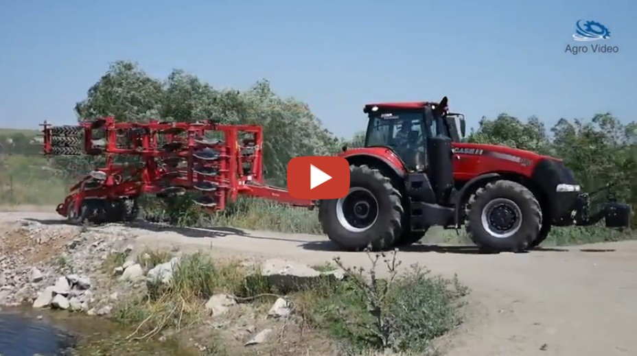 Case IH Magnum 380 CVX, HORSCH Tiger 4MT on the road in Europe........