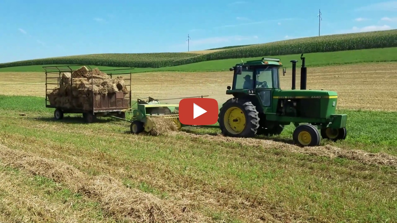 Small Square Baling Straw! - John Deere 4440 & 336 -- iowadairyboys