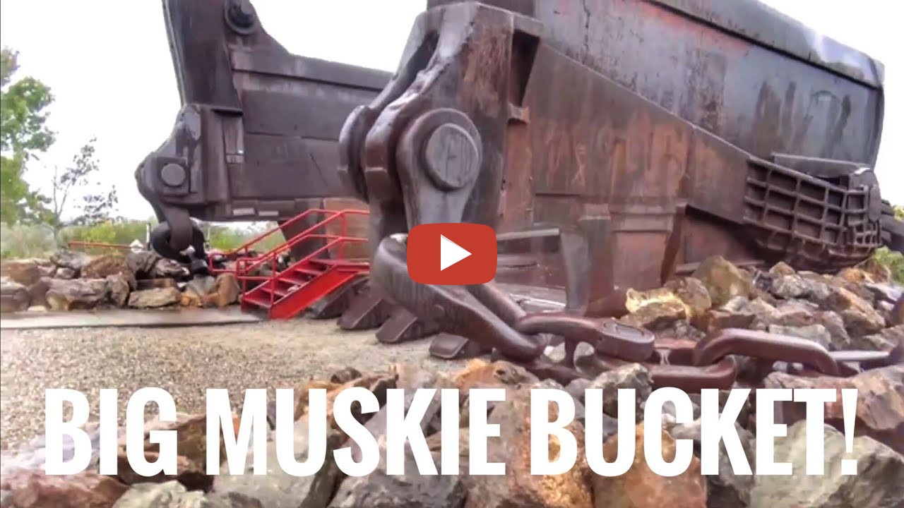 cotontop3 is visiting Worlds largest dragline bucket!