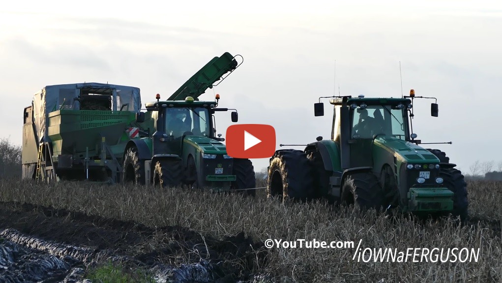 John Deere 8320R in the mud Potato harvest | John Deere 8320R dans la boue Récolte de pommes de ...
