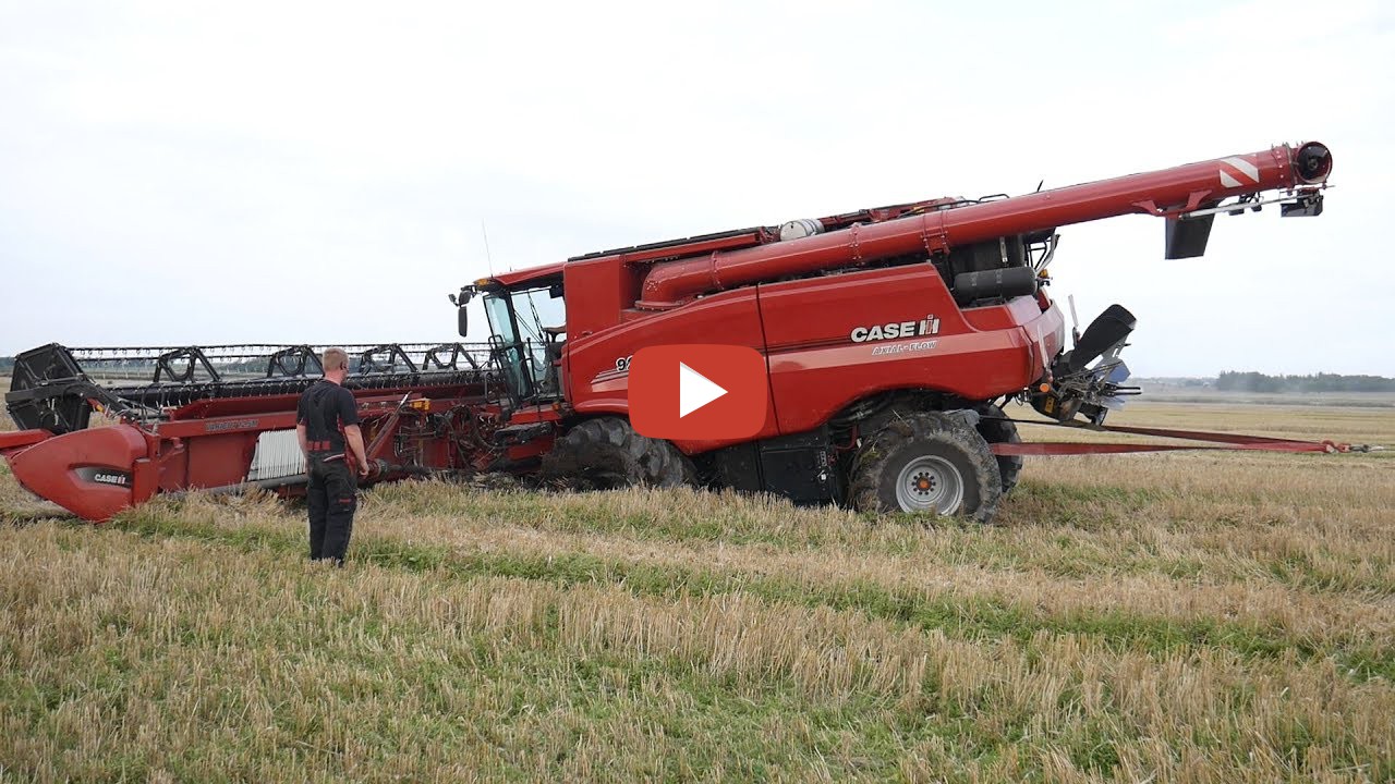 Case IH 9250 Axial-Flow Gets Totally Stuck in The Muddy Field During ...