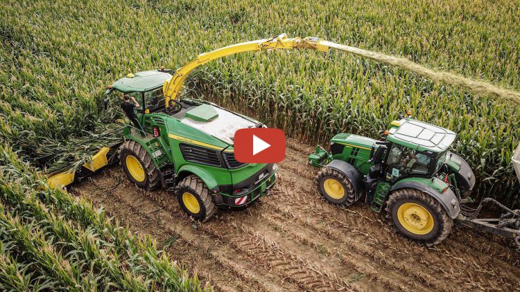 NEW John Deere 9800i at work + Kemper 490 plus, 6250R, 6215R,