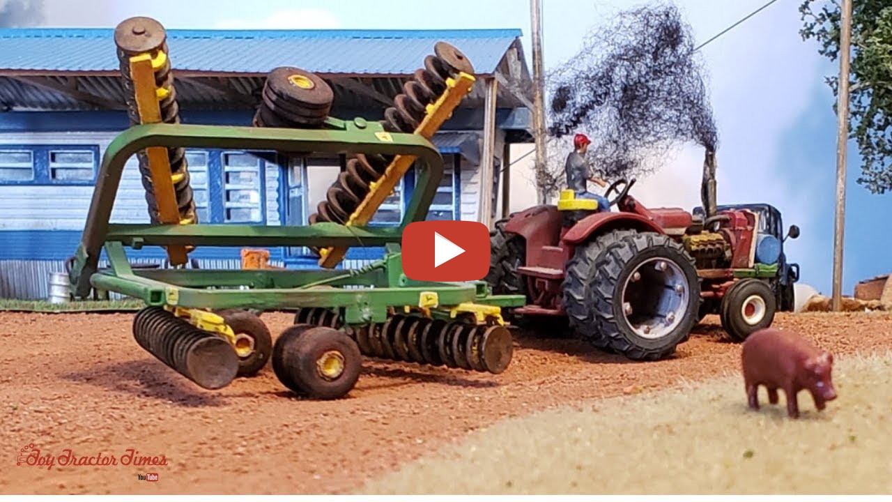 Toy Tractor Times takes a 360 degree tour of Chris Steeb's farm display ...