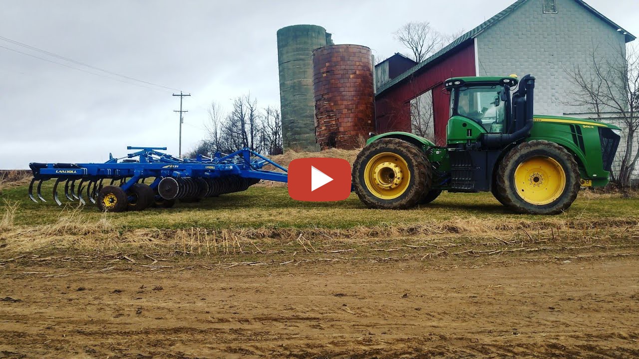 First Of The Tillage For 2020 Chisel Plowing Manure Ground 2020 John Deere Equipment