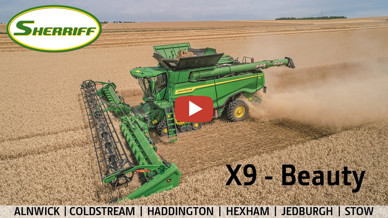 The new John Deere X9 Beauty combine harvester - John Deere Biggest the 100 tonne Combine ...