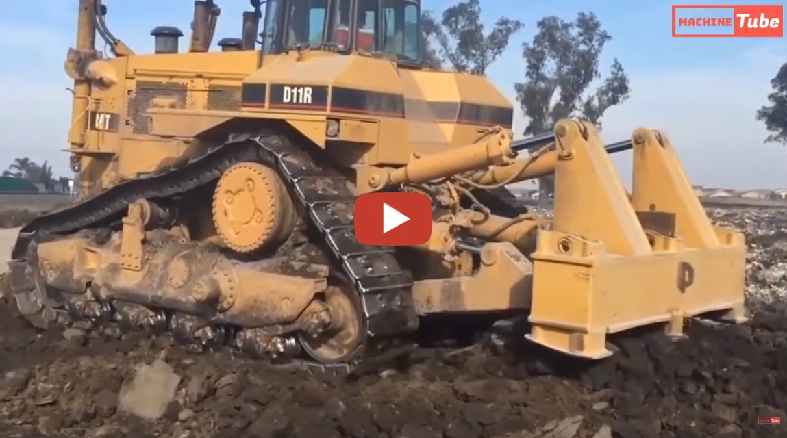 World Heavy Bulldozer & Tractors in Action - Extreme Deep John Deere ...