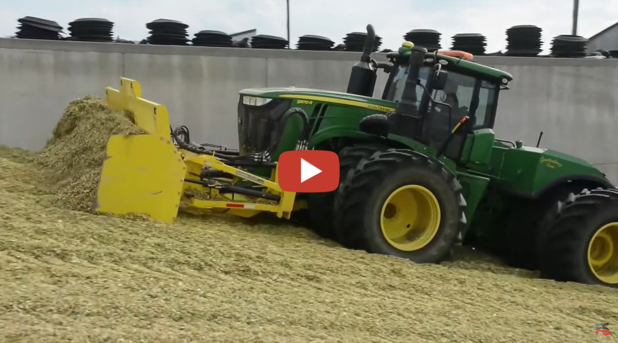 Packing Silage With Pitbull Dozer Blades with John Deere, Claas, Fendt ...
