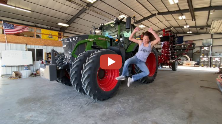 Laura Farms - FENDT 939 + HORSCH JOKER - YAY!! I've been so excited ...
