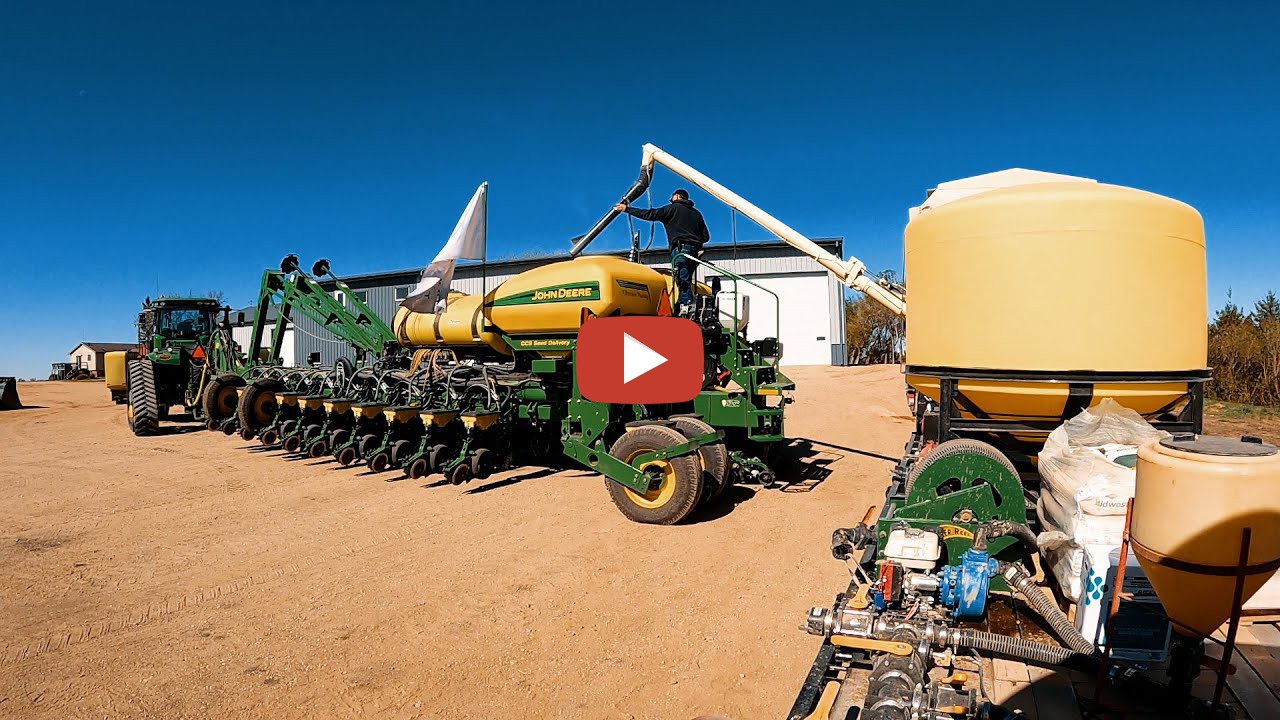 Larson Farms -- We Have Busted Metal!! Roller Down!! Spring seeding 2021