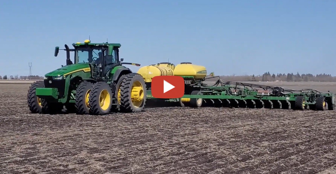 Planting Soybeans in spring of 2021 with a new John Deere DB60 planter ...