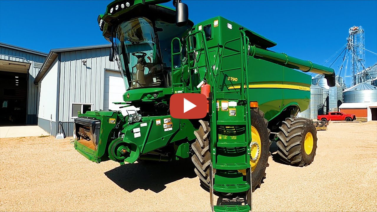 The New Combine Has Arrived!! John Deere S 790 a one season used ...