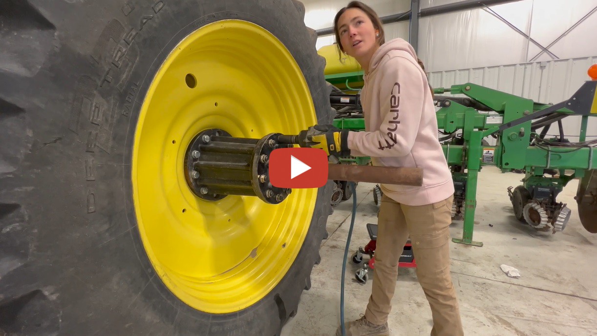 Laura Farms -- Transforming A John Deere Tractor-- Fun shop project ...