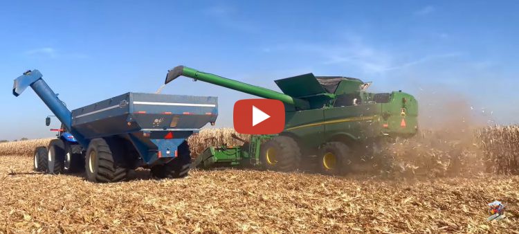 Mike Less - Farmhand Mike -- Rankin Illinois corn harvest 2022 -- John ...