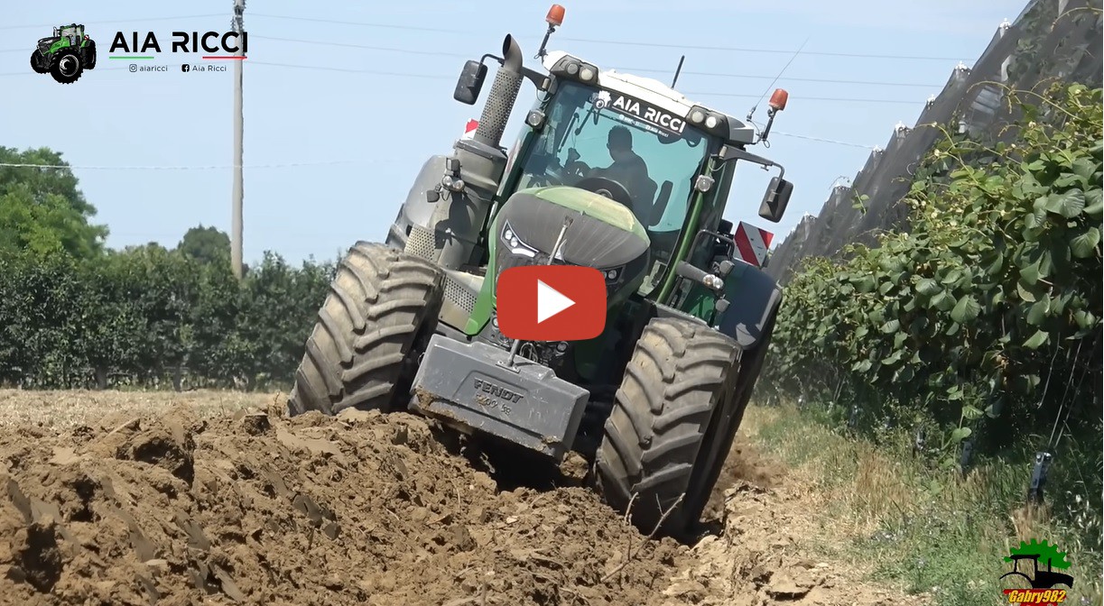 **EXTREME** Fendt 1046 Vario is plowing very deep...... Gabry982