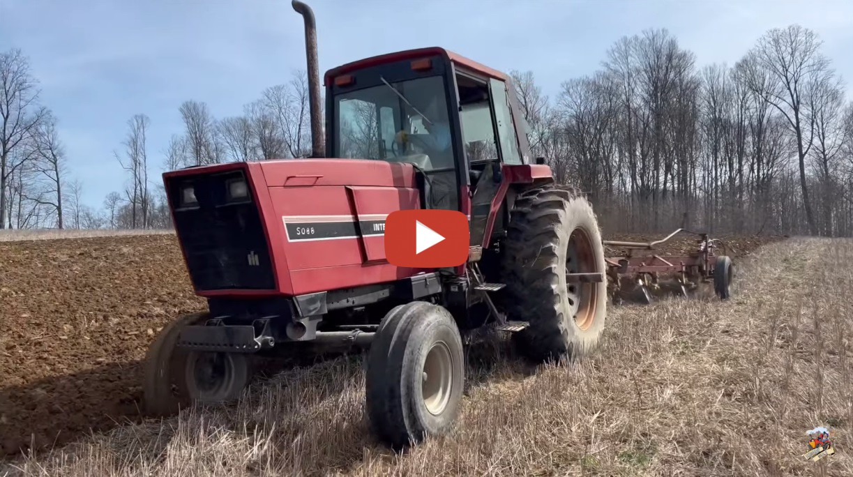 Mike Less - Farmhand Mike -- International Harvest 5088 Tractor Plowing ...
